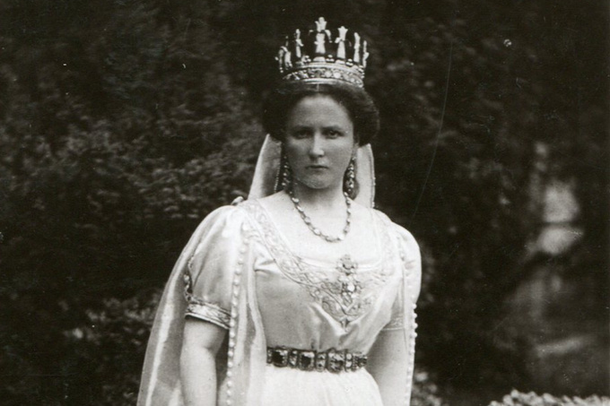 Lady Bute and the Dragon Dress | Mount Stuart